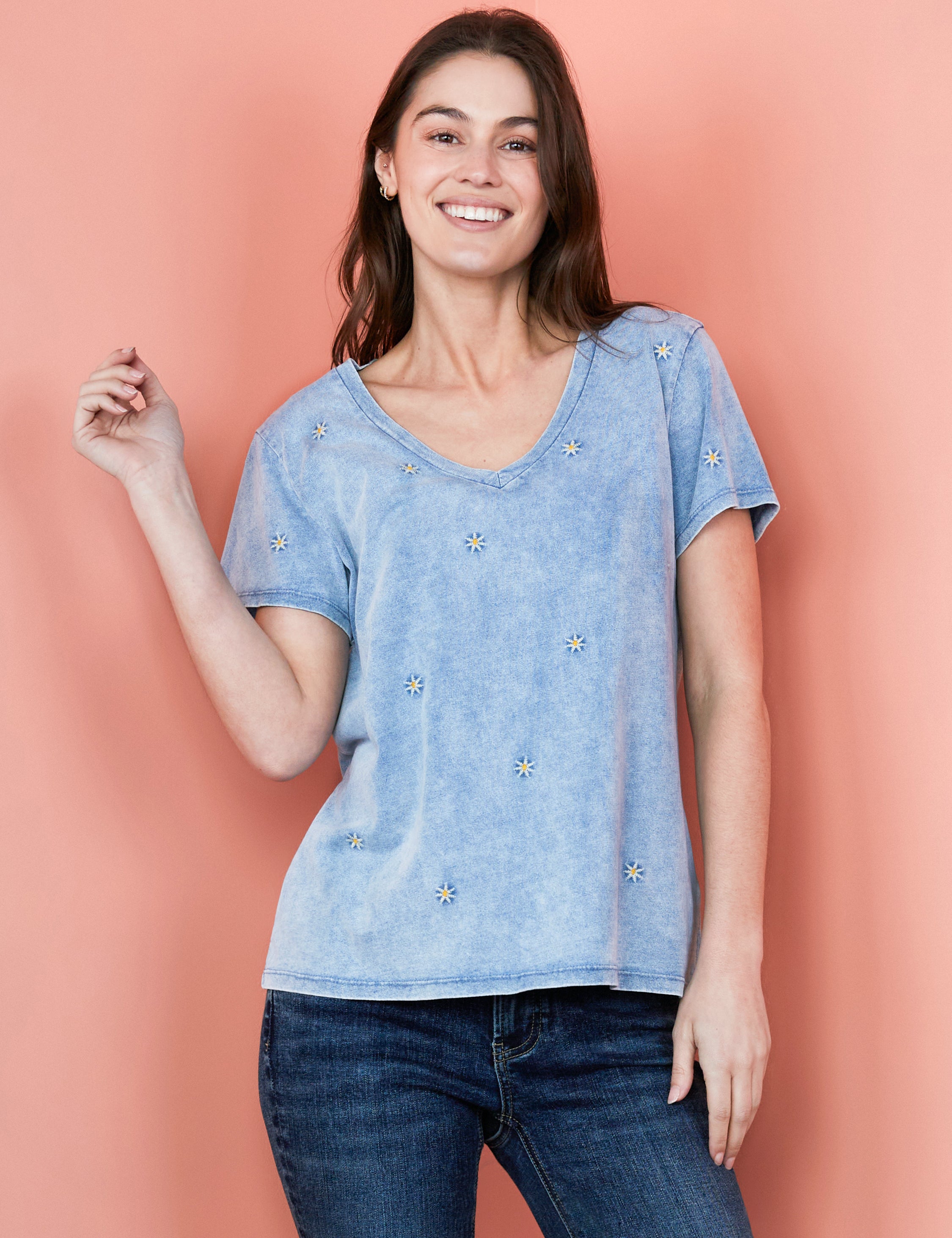 Denim Daisy V Neck Tee – billytshop