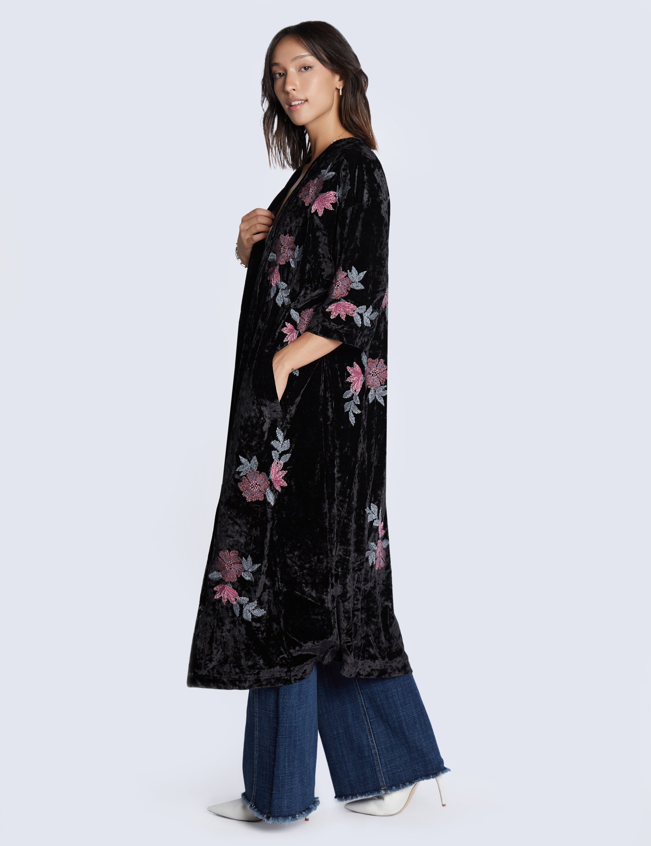Women’s Embroidered Velvet Robe – Billy T – billytshop